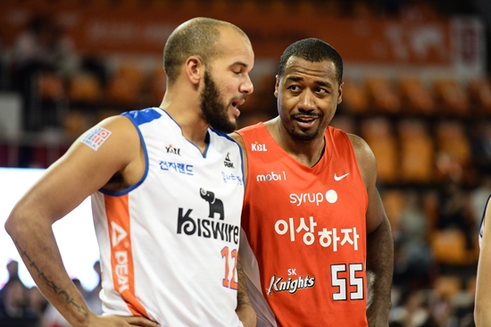 '4Q 집중력 앞선' SK, 전자랜드 5연승 저지···KCC는 모비스전 연패 탈출(종합)