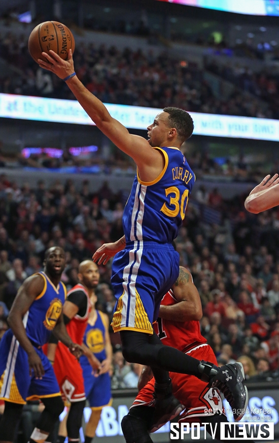 [Today's NBA] 72승의 법칙, '부탁해요, 커리'