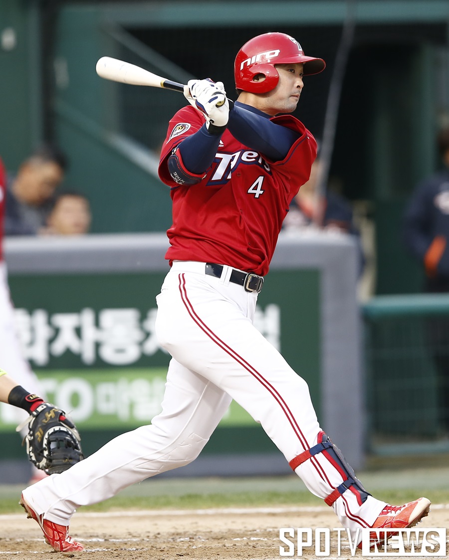 [KBO WC2] '2번 서동욱-3번 필' KIA, LG 류제국 상대 라인업 발표