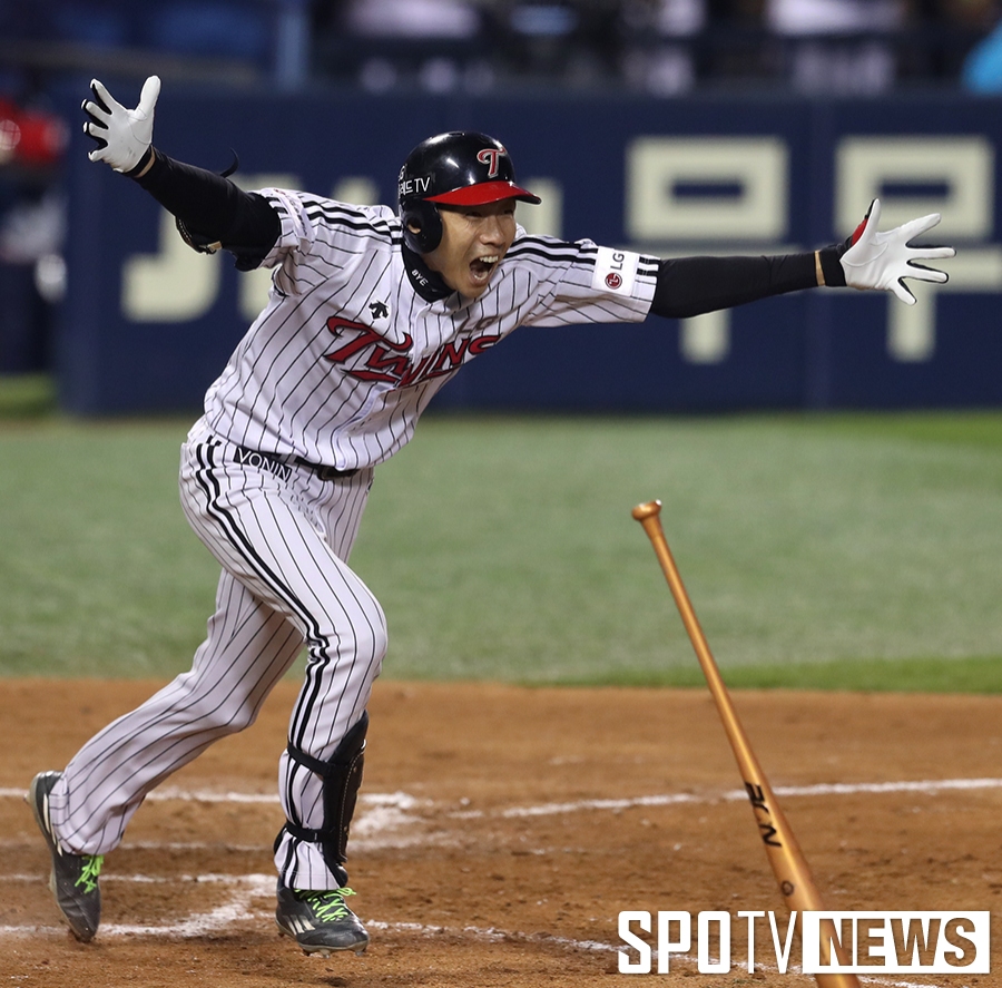 [KBO WC2] '김용의 끝내기 희생플라이' LG, 준PO 진출