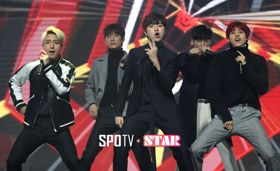 [포토S] B1A4, 파워 넘치는 무대