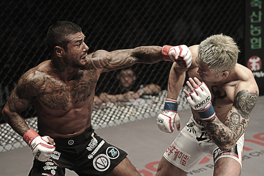 [로드 FC] 브루노 미란다, 김승연에게 1R TKO승