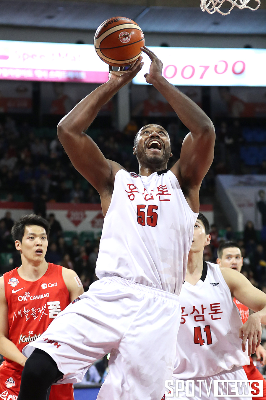 [포토S] 사이먼, '힘들게 림을 향해!'