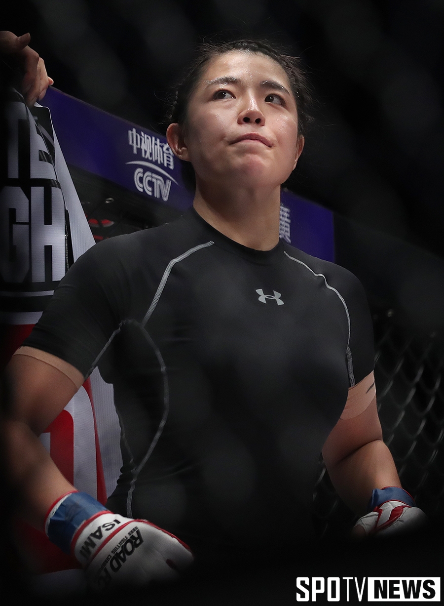 [로드 FC] 천선유 '日 악녀' 요시코에게 1R TKO패