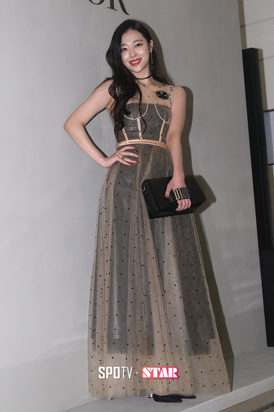 [포토S] 설리, SNS 악동의 아찔한 외출