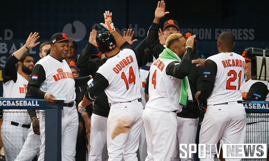 [WBC] '무서운 뒷심' 네덜란드, 대만 6-5 꺾고 2R 진출
