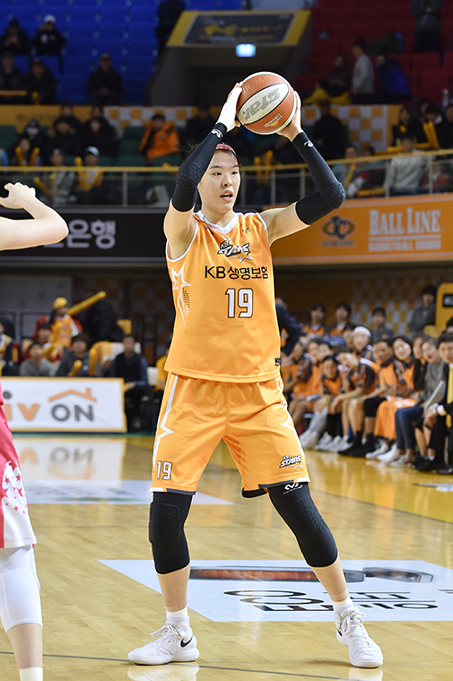 박지수, WKBL 3라운드 MVP 선정…MIP는 김단비