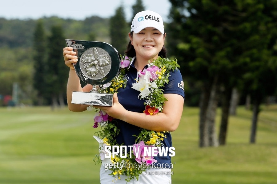 이민영, JLPGA 투어 개막전 우승…통산 3승 달성