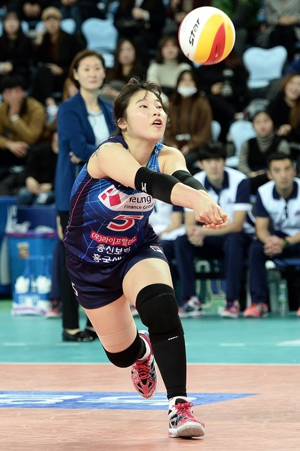 IBK기업은행, 한지현과 FA 계약…연봉 8,000만원