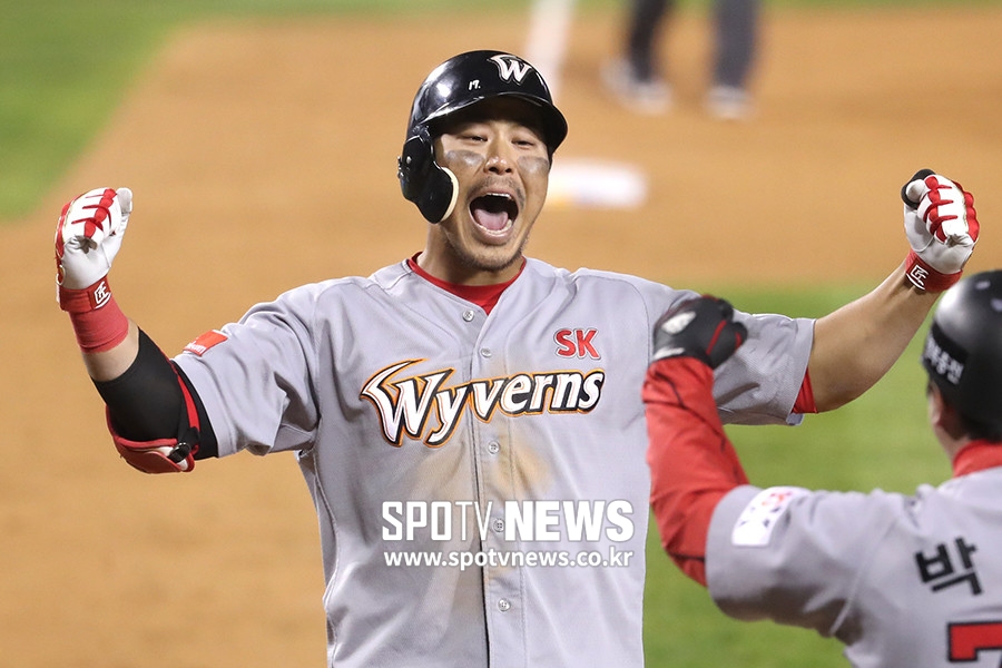 [SK V4] '시리즈 시작과 끝' 한동민, 생애 첫 KS MVP 영광