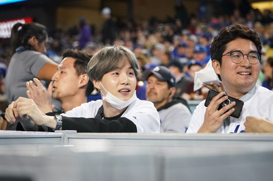 MLB.com "세계적 아이돌 BTS 윤기, 류현진 저지 입고 응원"
