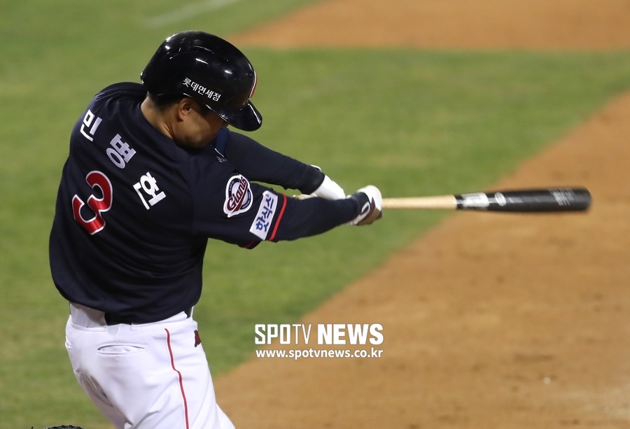 민병헌 경기 시작하자마자 홈런…생애 처음·KBO 38번째 진기록