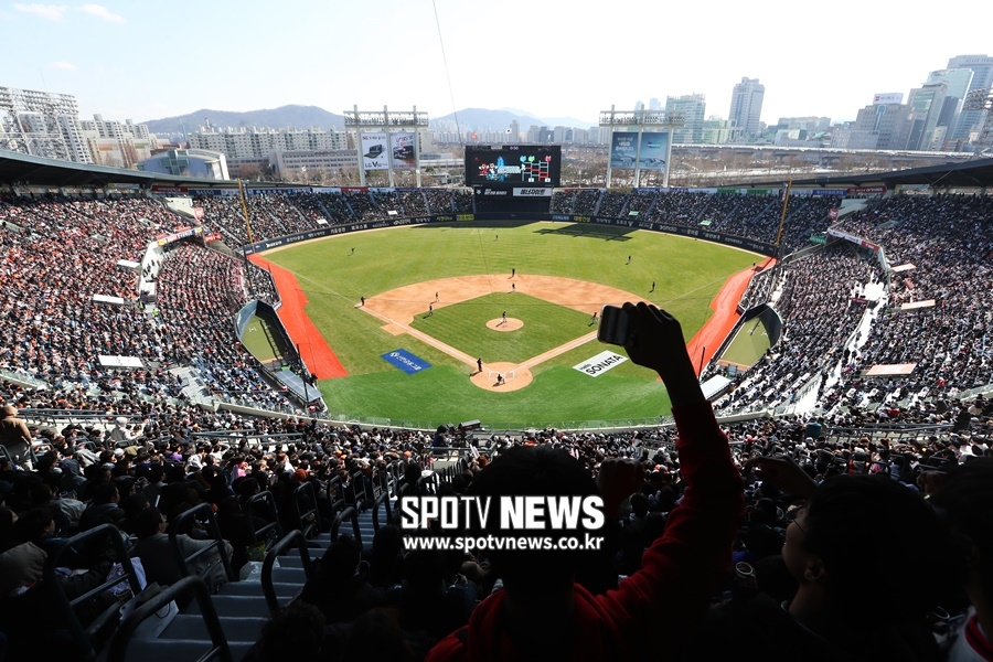 [SPO 이슈] KBO "개막 연기 마지노선은 3주…이후엔 144G 무너진다"