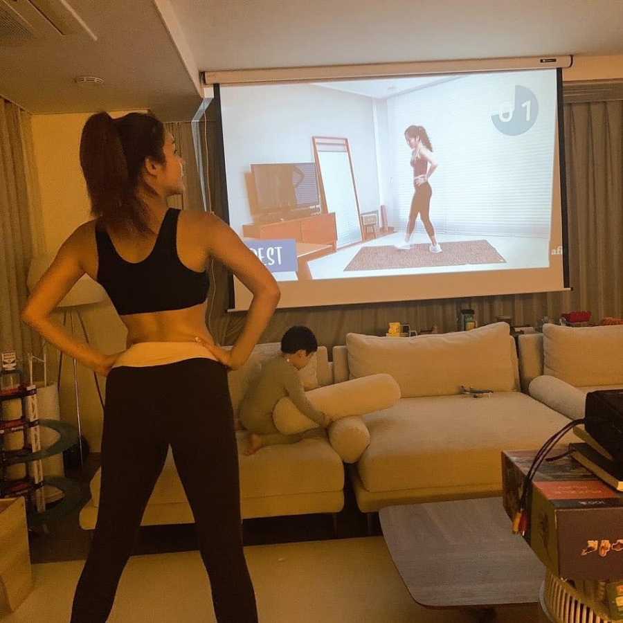 '172cm·52kg' 현영, 이렇게 날씬한데…으리으리 송도 자택서 다이어트