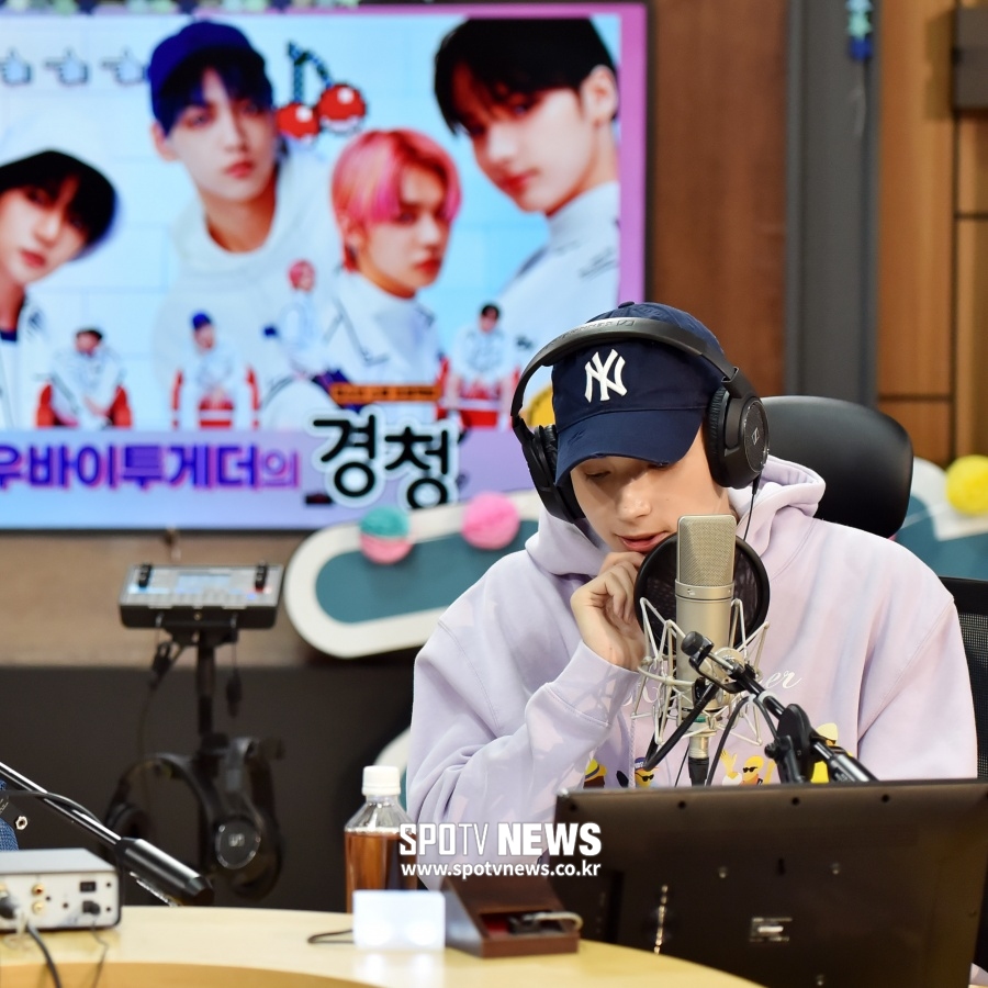 [포토]투모로우바이투게더 휴닝카이 'DJ는 오늘이 마지막 ㅠ'