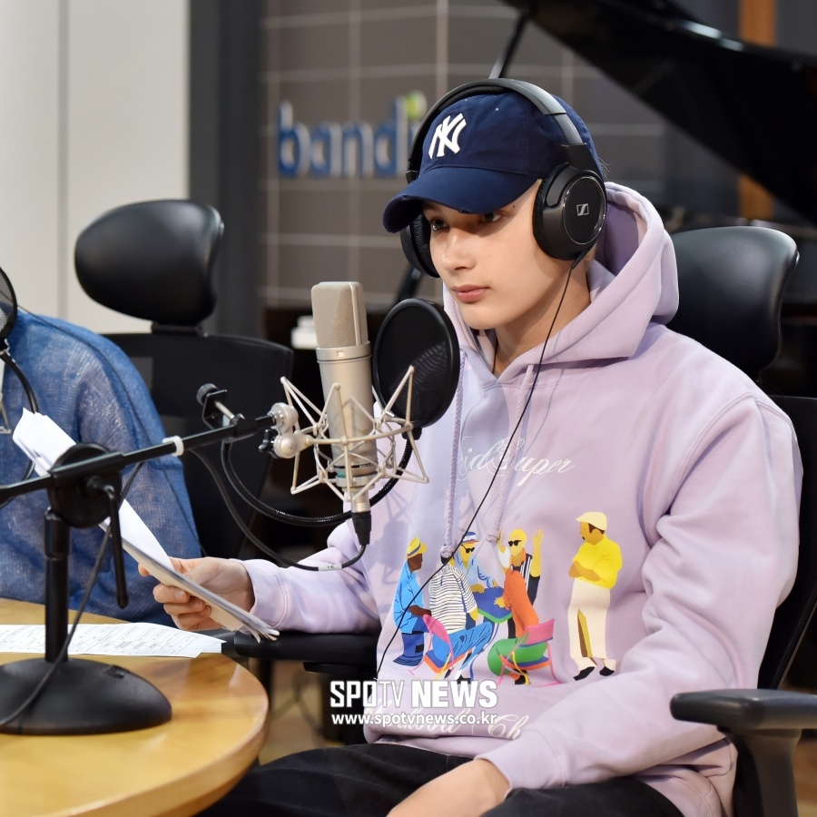 [포토]투모로우바이투게더 휴닝카이 'DJ는 오늘이 마지막 ㅠ'