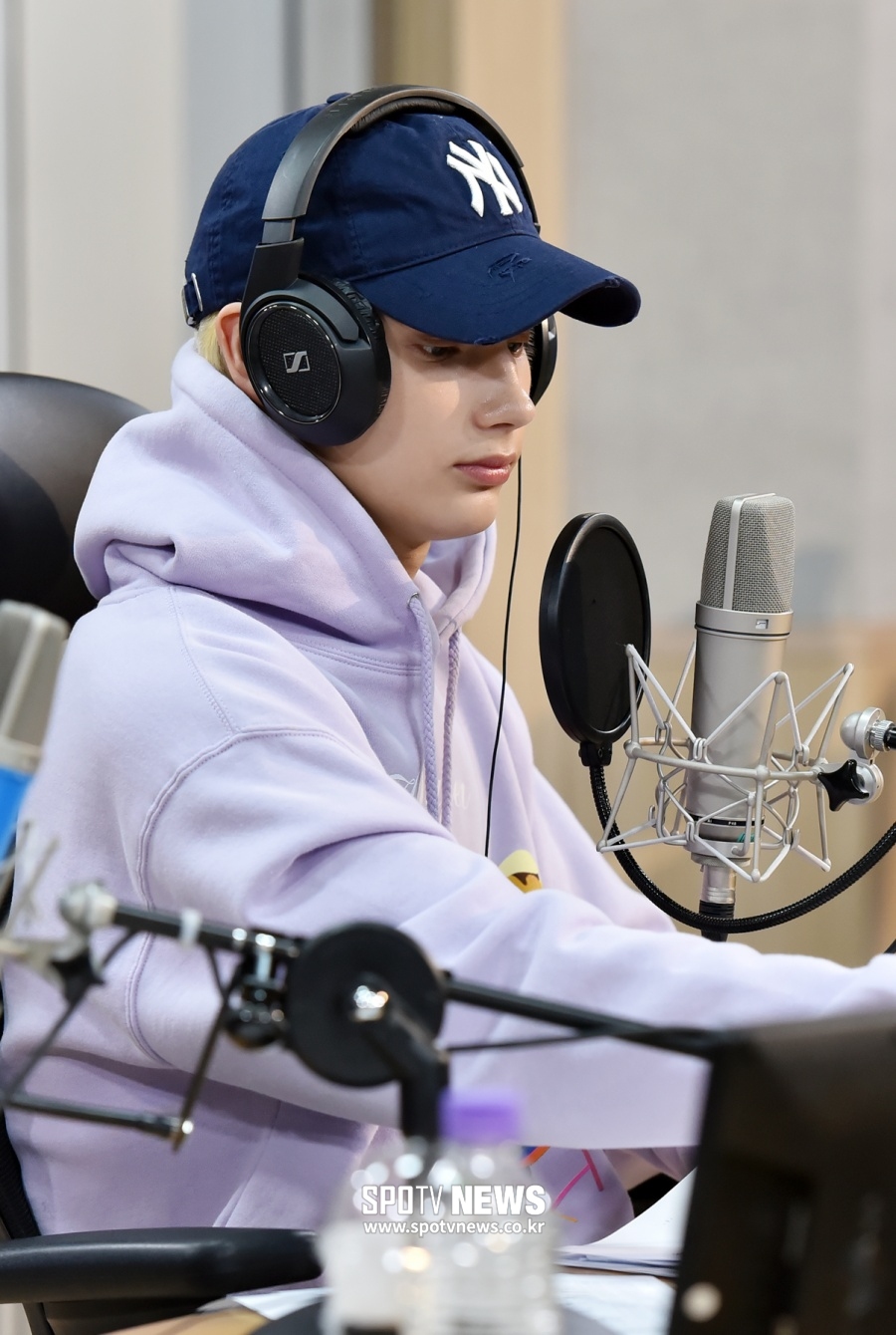 [포토]투모로우바이투게더 휴닝카이 'DJ는 오늘이 마지막 ㅠ'