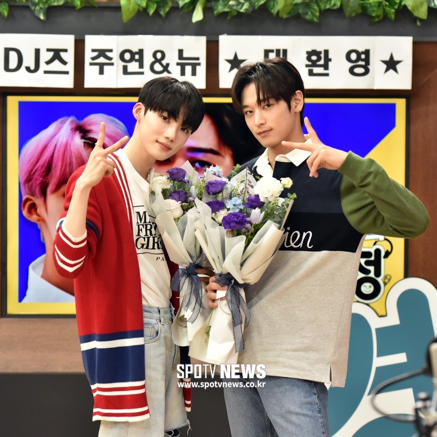 [포토]더보이즈 뉴-주연 'EBS 경청 DJ 됐어요!'