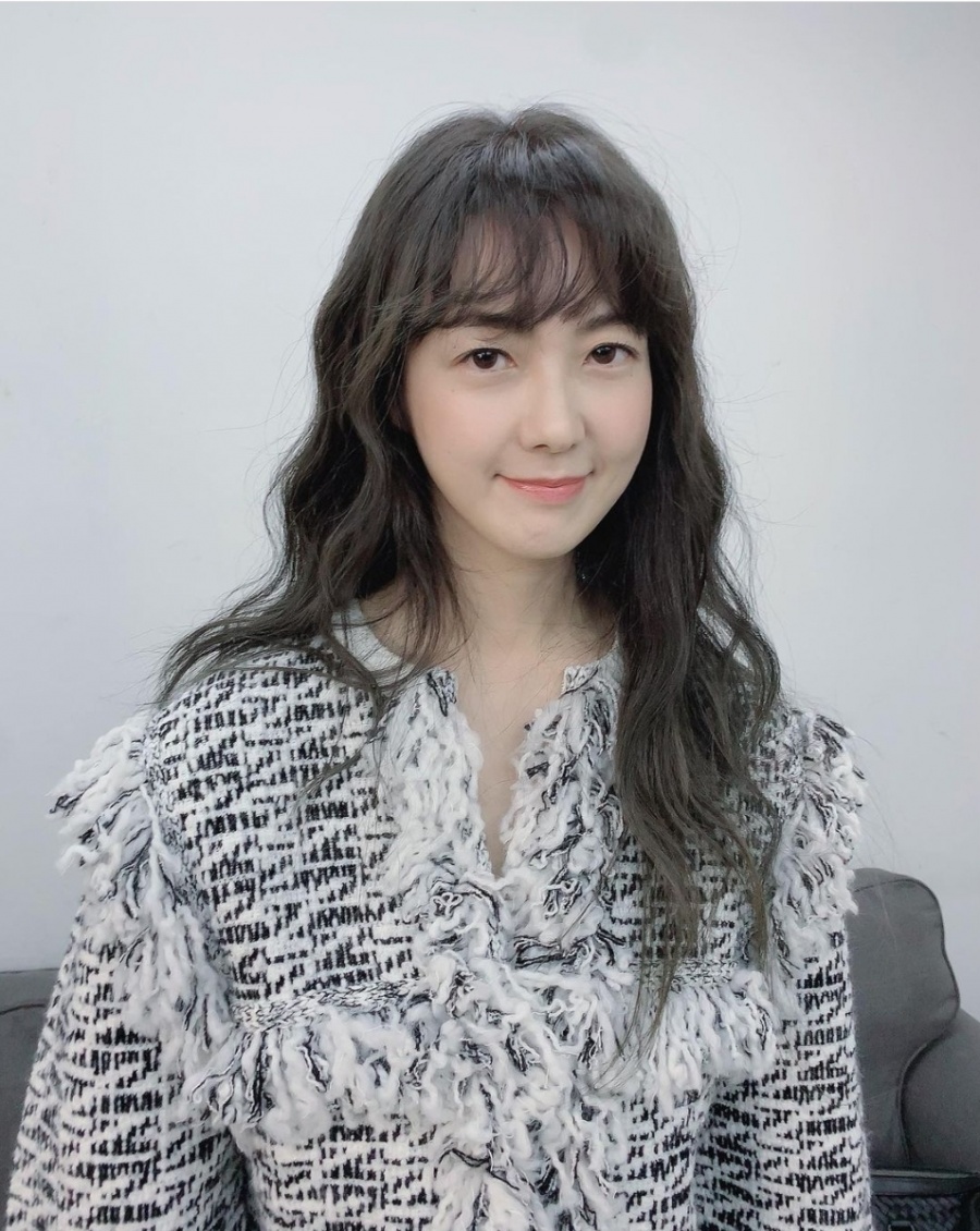 '42세' 이요원, 애셋맘의 과감한 노출 패션…'170cm·48kg'의 청순섹시