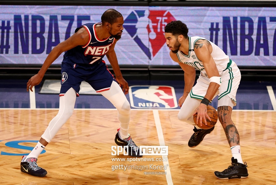 테이텀, 듀란트 넘었다…보스턴, '우승후보' 브루클린 꺾고 PO 2R 진출