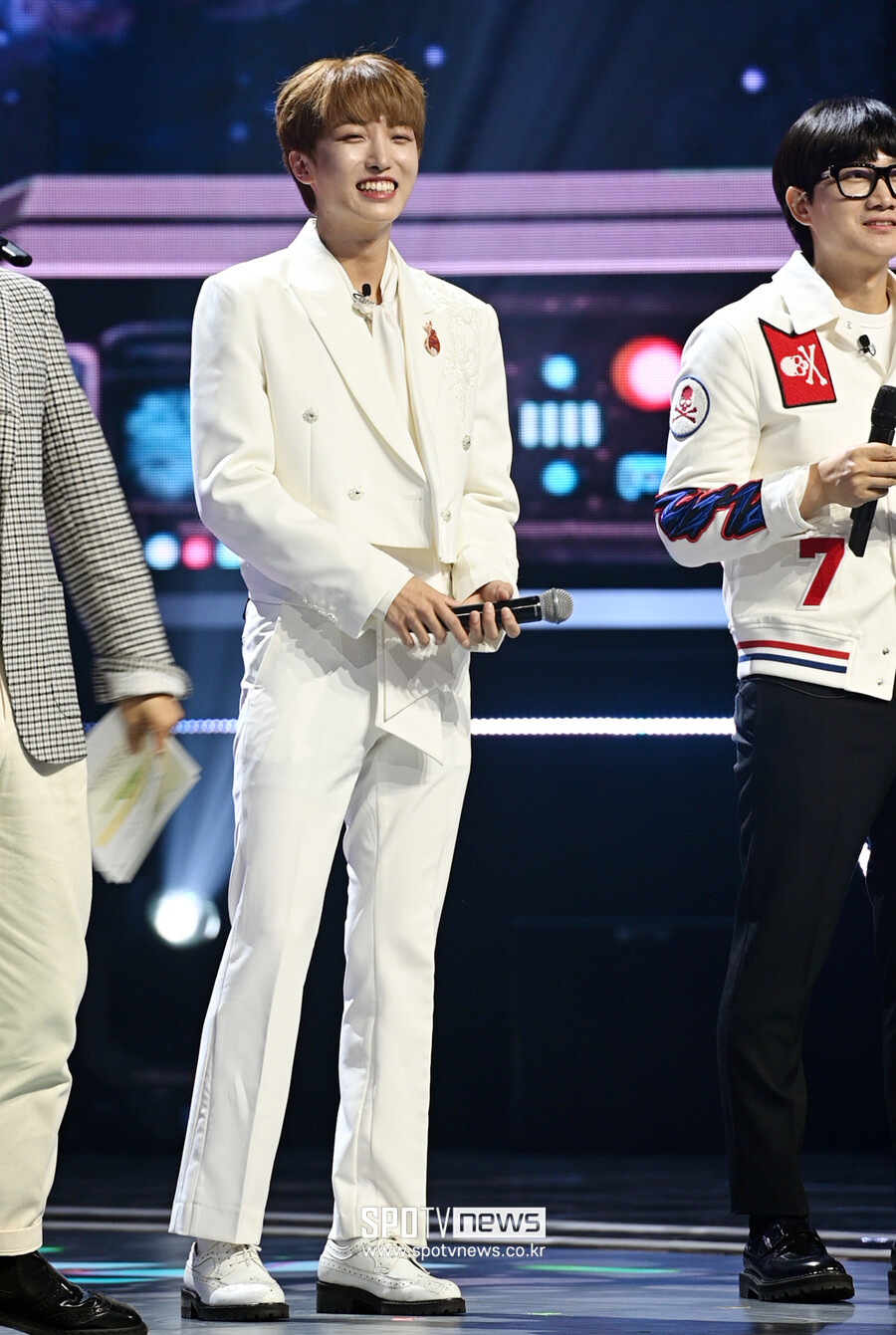 [포토]이용진 '업텐션 선율, 예능감도 재밌네~'