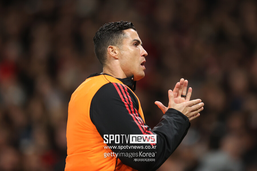 [오피셜] 텐 하흐 공식발표 "호날두 맨유 복귀…모든 건 끝났다"