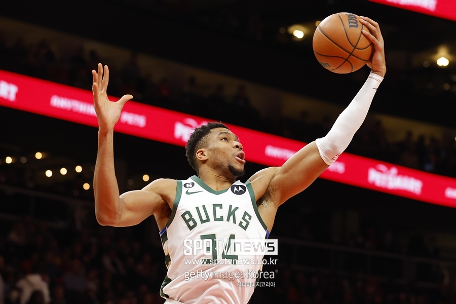 '야니스 50득점 쇼타임' 밀워키, 뉴올리언스 꺾고 4연승