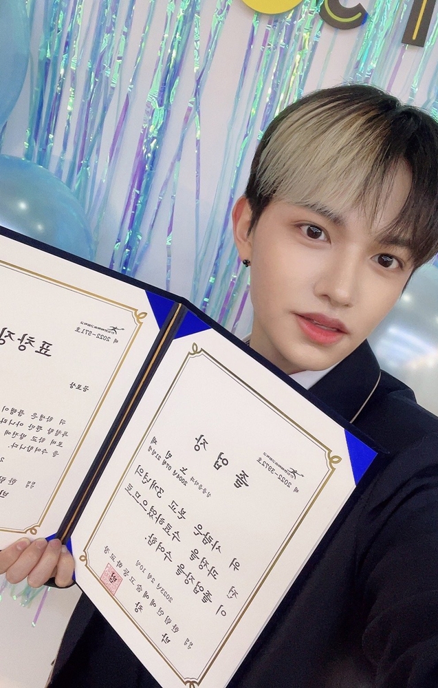 BAE173 빛, 한림예고 졸업 "잊지 못할 추억"