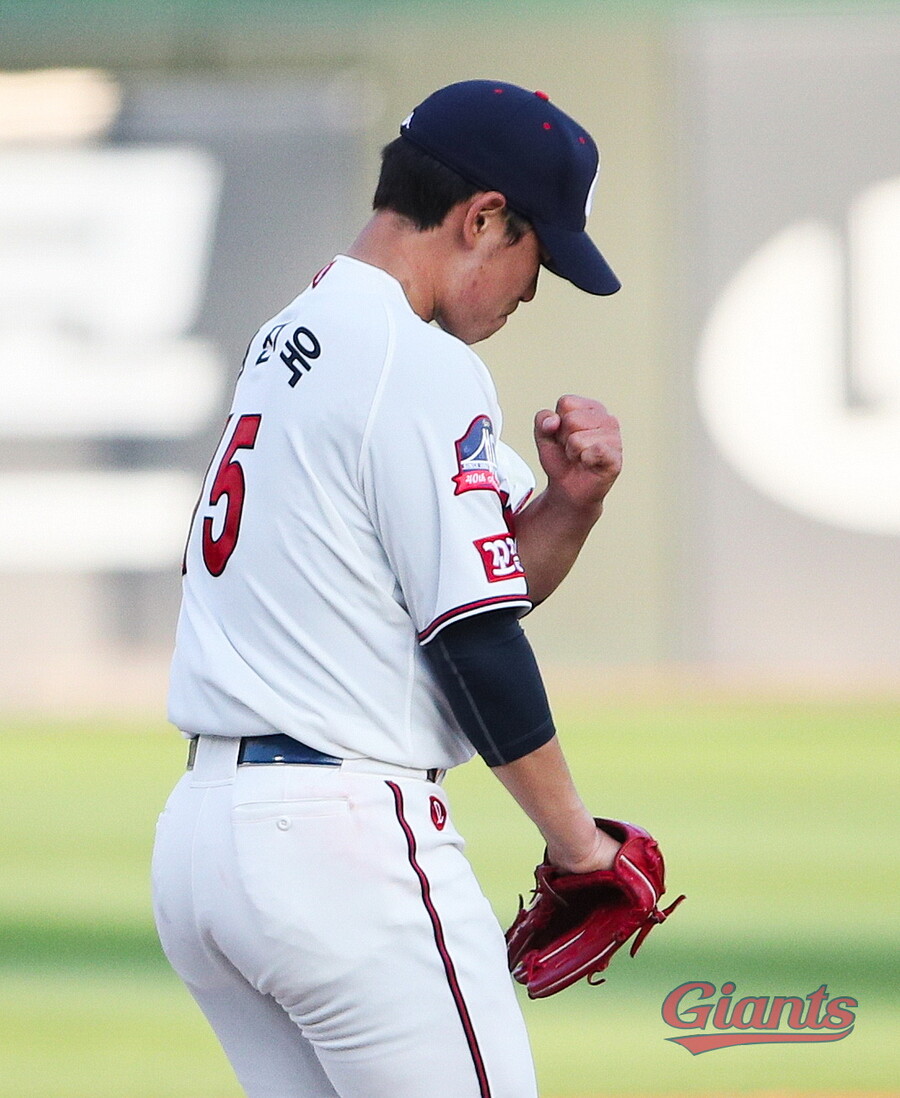 "나도 5년 걸렸어" KBO 112승 대선배 조언에 롯데 좌완영건이 자란다