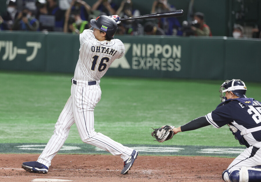 4이닝 5K 무실점+OPS 1.684 맹타… 오타니, 첫 WBC도 '씹어먹었다'