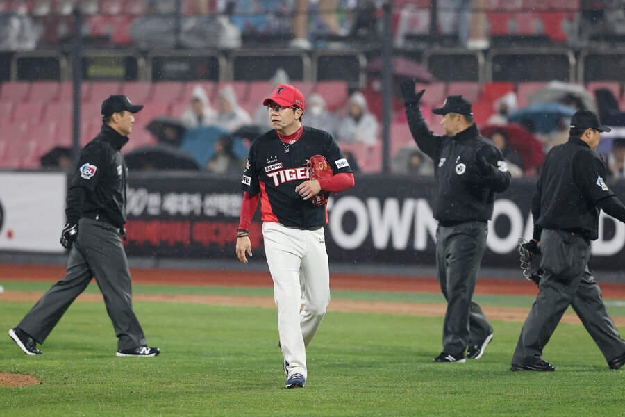 ‘부상자 속출’ kt-KIA 우울한 동병상련, 내리는 비가 마음을 대변했나