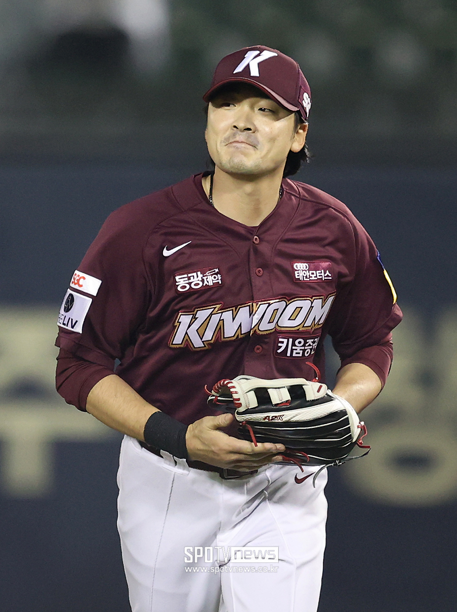 [잠실 게임노트] '159.8km 안우진 첫 승' 키움, 5연패 탈출… 이형종 3타점 활약