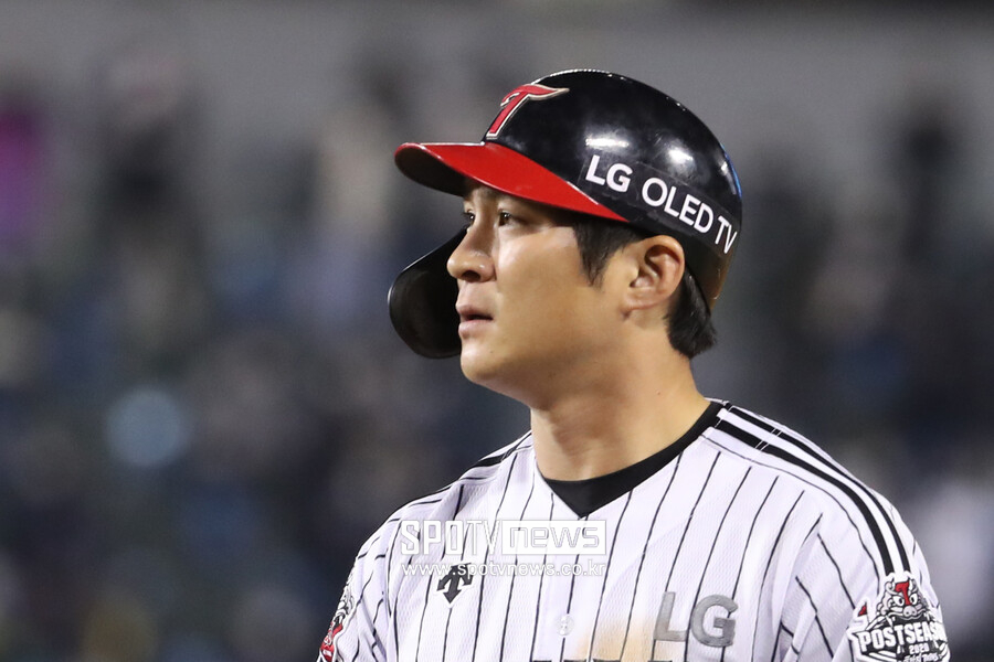 [잠실 게임노트] '켈리 QS+오지환 끝내기‘ LG, SSG 잡고 선두 탈환