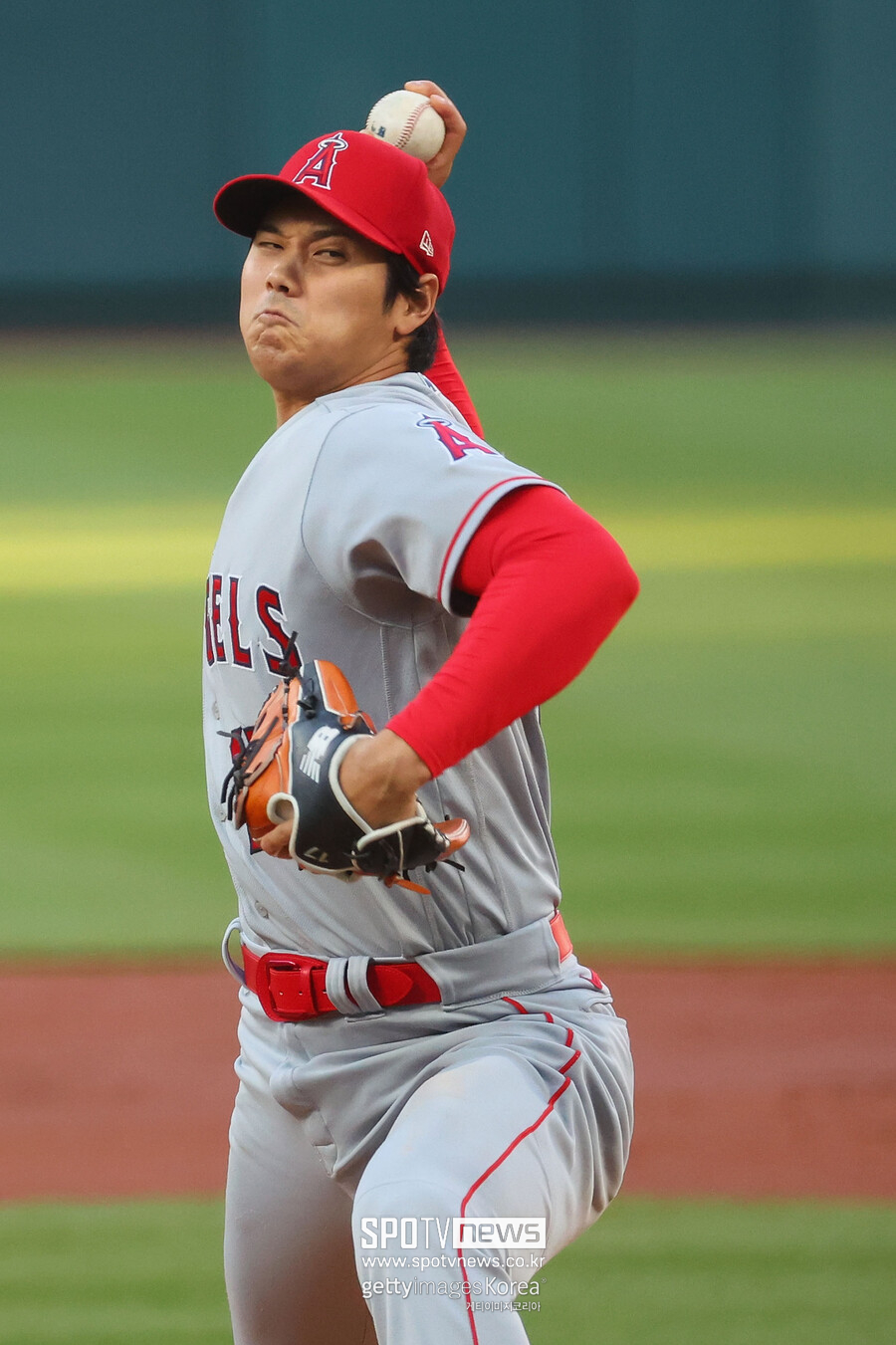 '500K' 오타니 행운, 또 홈런 2방 맞고도 패전 모면…3안타도 작렬