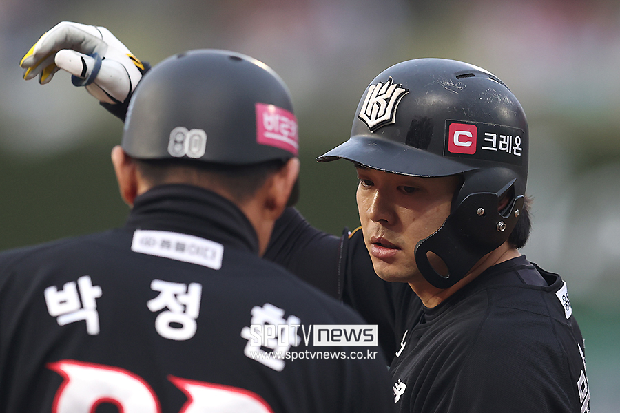 '123홈런' KBO 2군의 전설, 32세에 4번타자 등극…인생역전 어떻게 가능했나