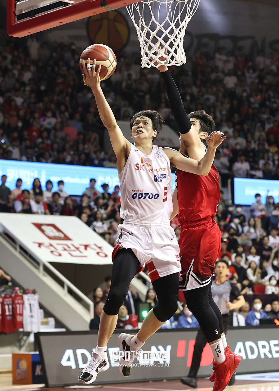 [스포타임] 'MVP만 3명' 오세근·김선형·워니, SK서 보일 위력은?