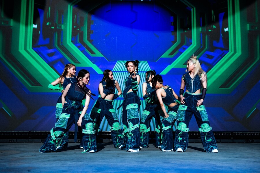 랩, 보컬 다 되는 XG…美 뉴욕 'HITC' 사로잡았다