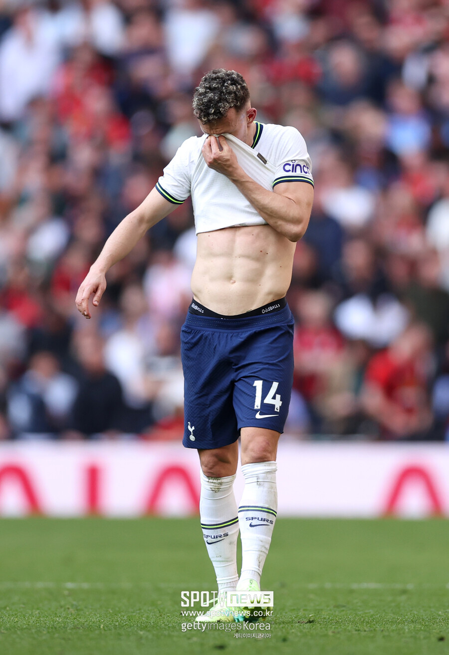 판 갈아엎는 토트넘 새 감독 "페리시치 포함 11명 방출 준비"