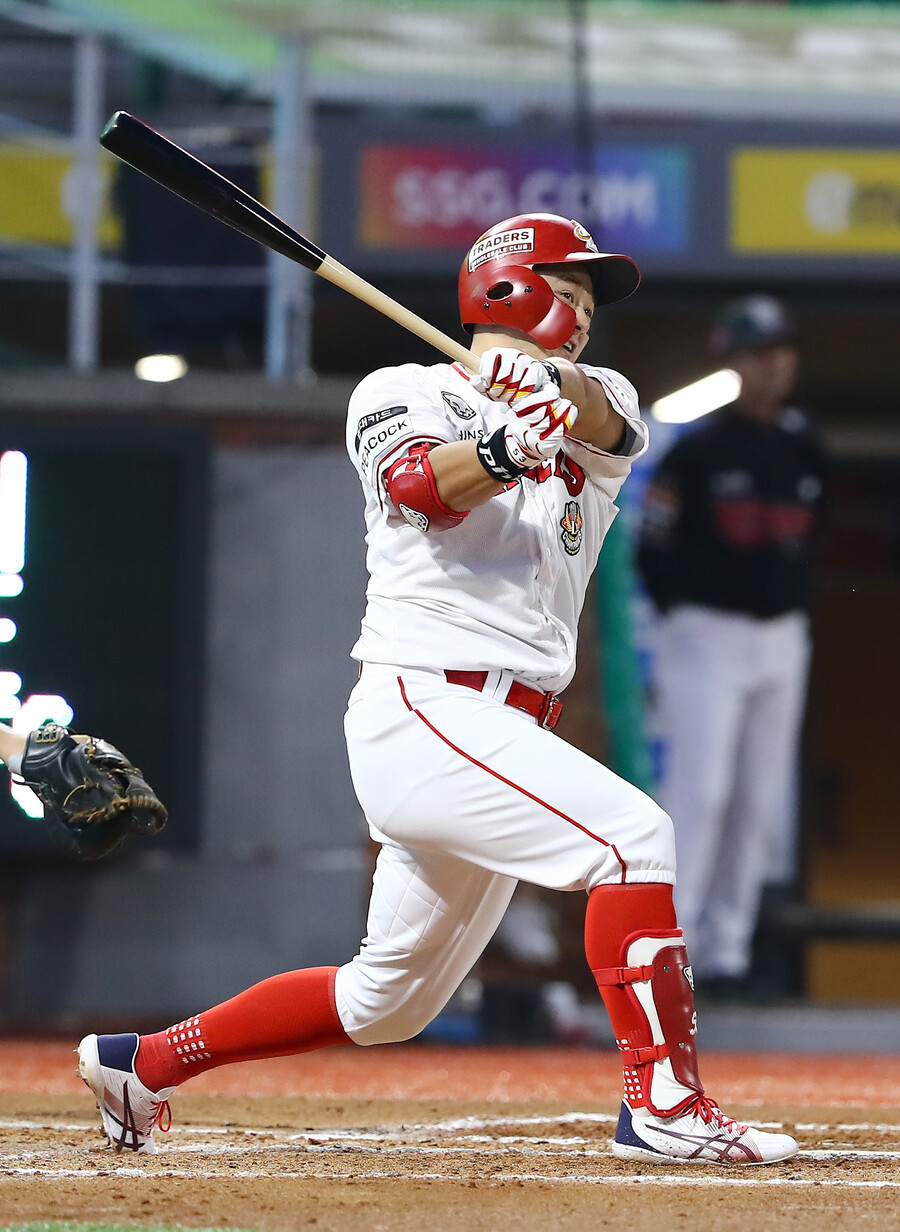 [인천 게임노트] SSG 쿠바 파워 쩌렁쩌렁, 에레디아-최지훈 8안타 합작… SSG, kt 꺾고 3연패 탈출