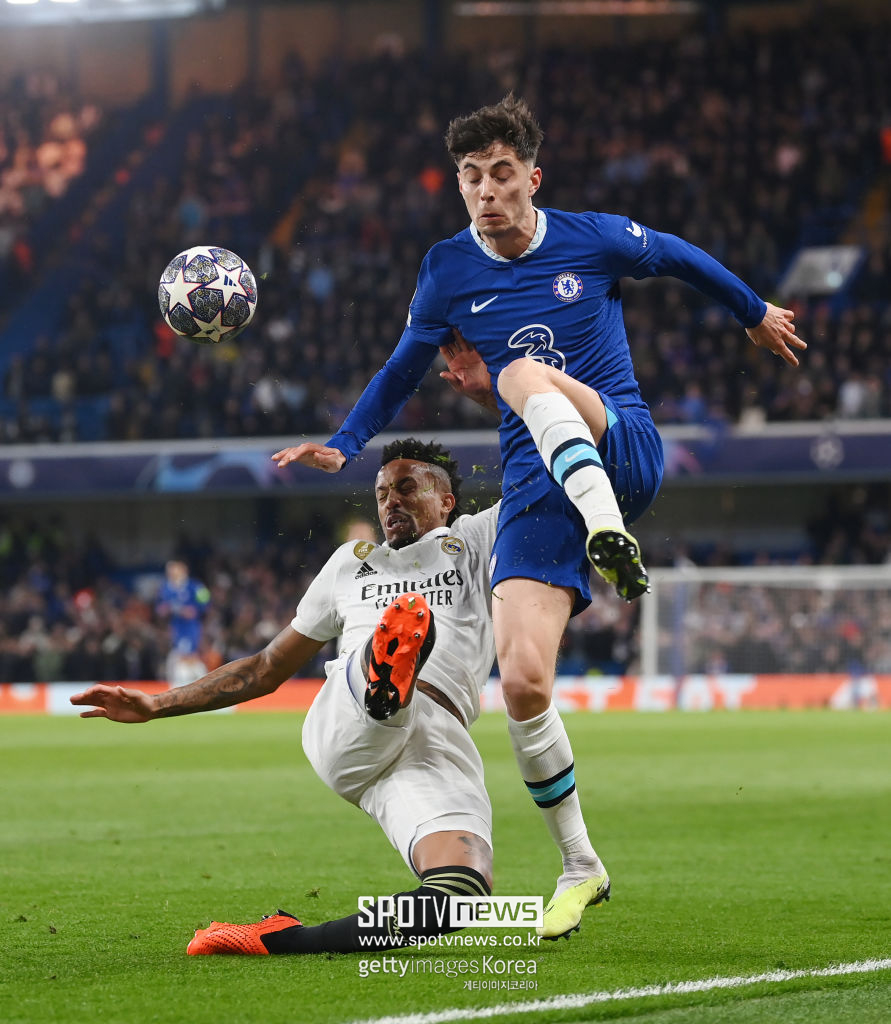 ‘최악 영입’ 비판에도…계속 뛰는 이적료, 1000억 제안도 ‘거절 유력’