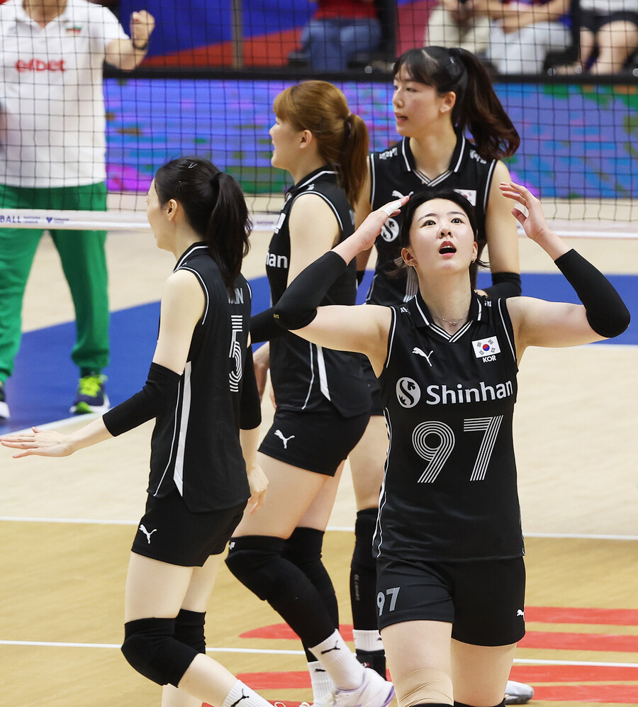 안방에서도 기적은 없었다…한국 여자배구 VNL 24연패 수렁