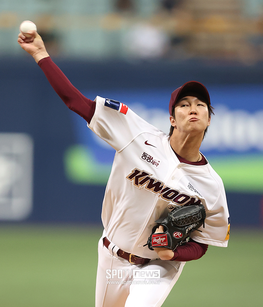 이기긴 했는데 찜찜하네…안우진 2G 연속 4실점, 4년 전이 마지막