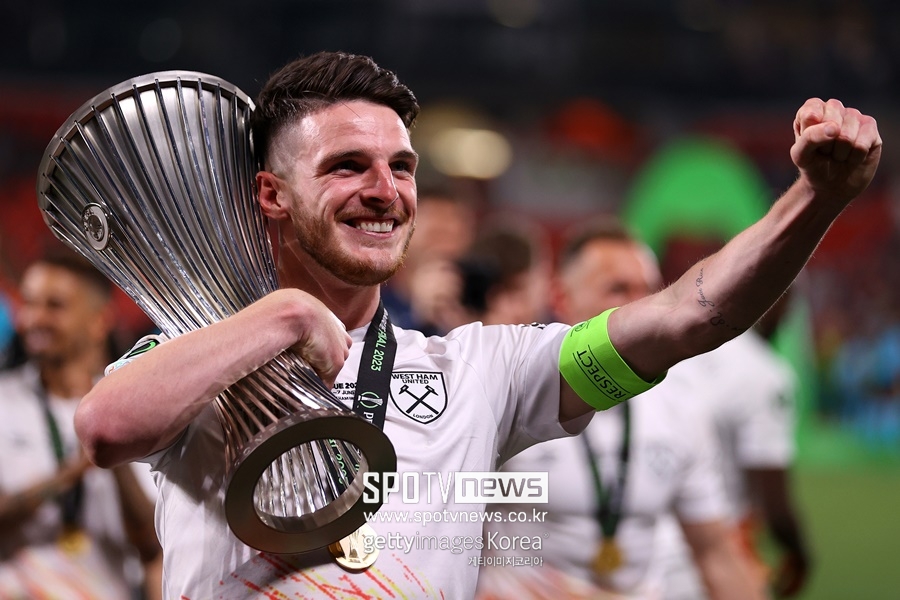 ‘무려 1732억’ 英 최고 이적료 깼다…‘HERE WE GO’ 라이스, 아스널 유니폼 입는다