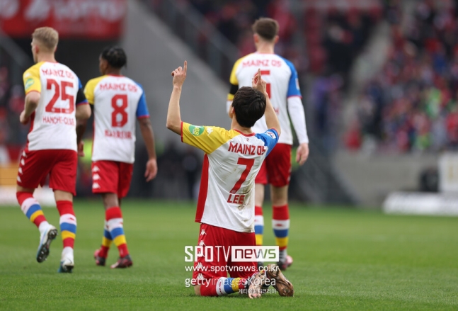 분데스리가 AMF 7위답네...프리시즌 득점포 가동