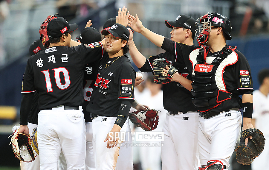 [SPO 잠실] "이렇게 될 수가, 좀 대단하다"…사령탑도 놀란 kt의 역대급 반전 드라마