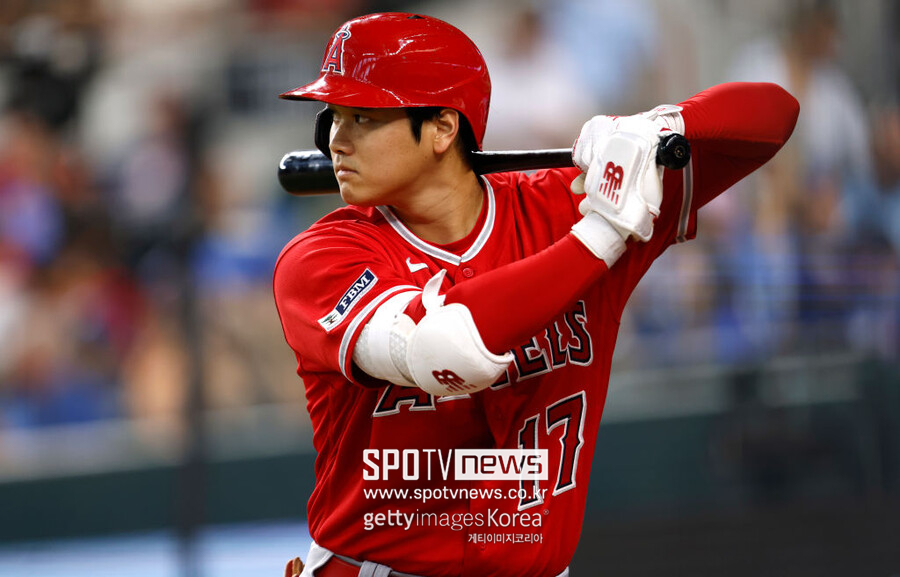 오타니 트리플크라운 도전, '시프트 제한 수혜자'가 막는다? 타율 0.348 장외 타격왕