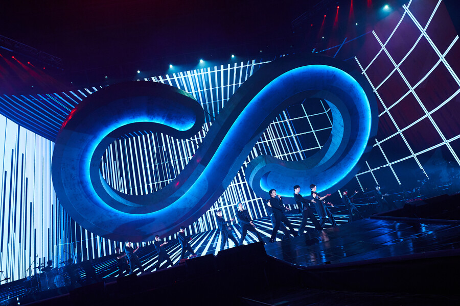 인피니트, 7년 기다림도 씻어낸 강렬 무대…눈물의 '컴백 어게인'[종합]