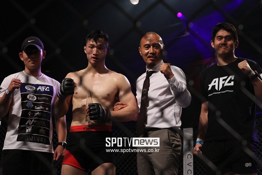 AFC 챔피언 유주상 6연승 질주…일본서 24초 TKO승 '두 번째 챔피언 벨트 차지'