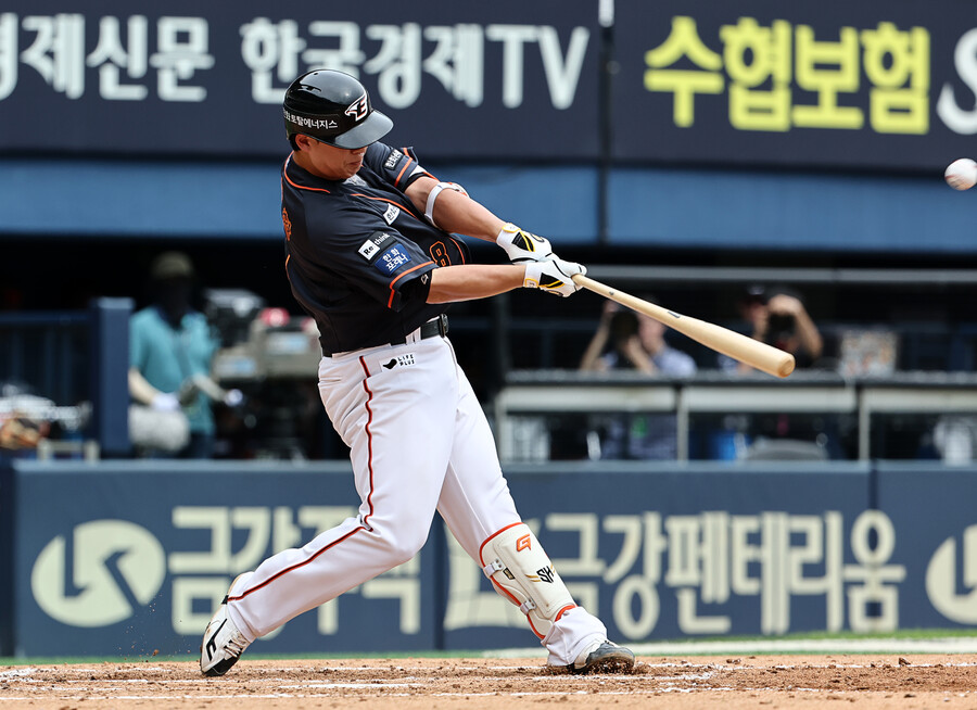 '문동주 157km 시즌 피날레' 한화, 1위 LG에 또 매운맛…8연패 뒤 2연승 [잠실 게임노트]