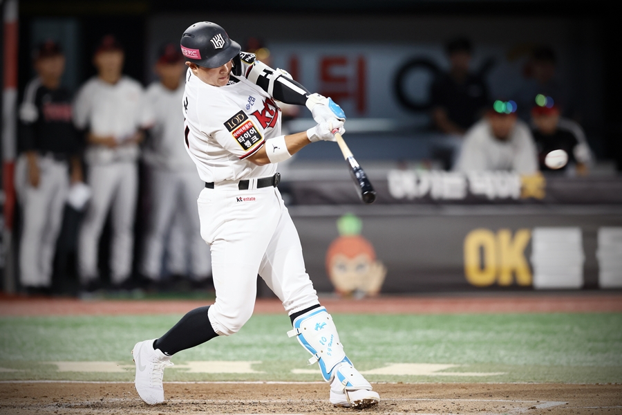 이대호도 못 세운 기록, 황재균이 해냈다…18번째 2000안타 클럽 가입, 우타자 3호 기록까지